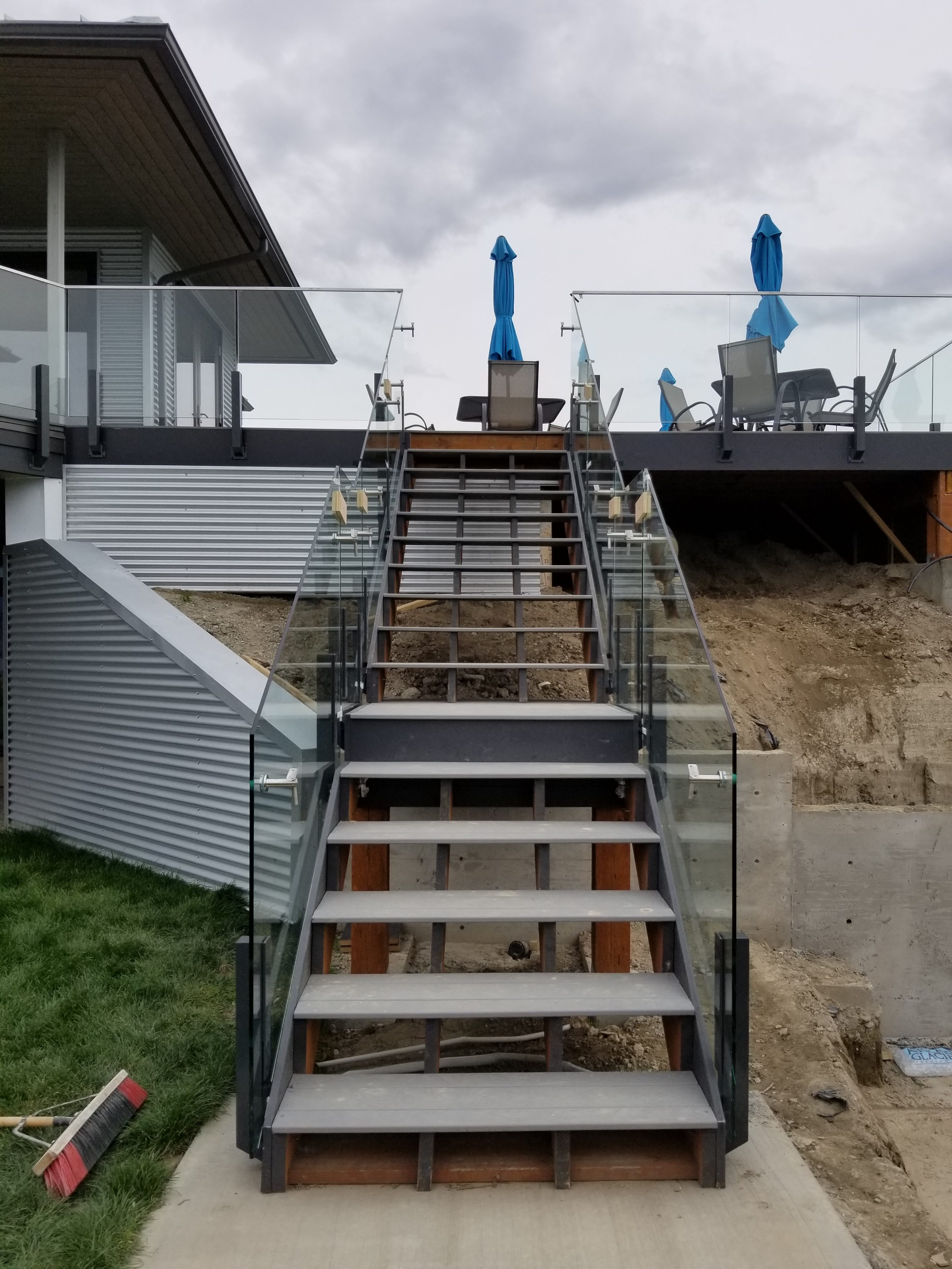 Exterior Handrails & Guardrails Okanagan - Glass OPS