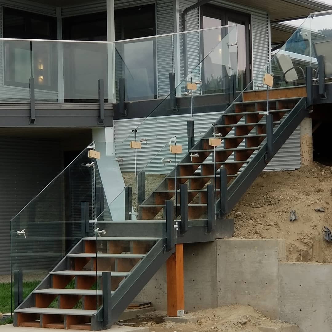 Exterior Handrails & Guardrails Okanagan - Glass OPS